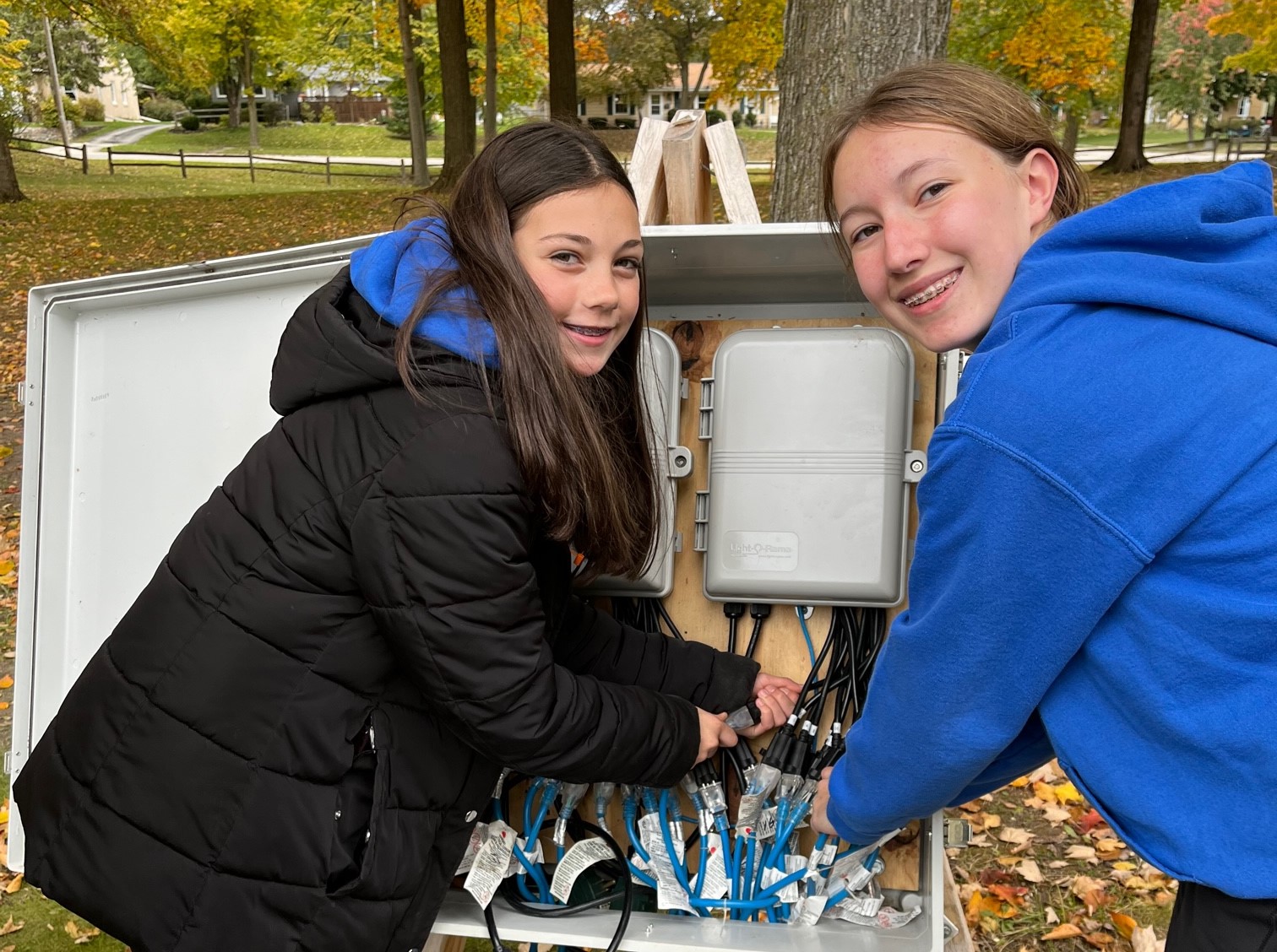 ‘Tis the Season for Service | The West Bend Current